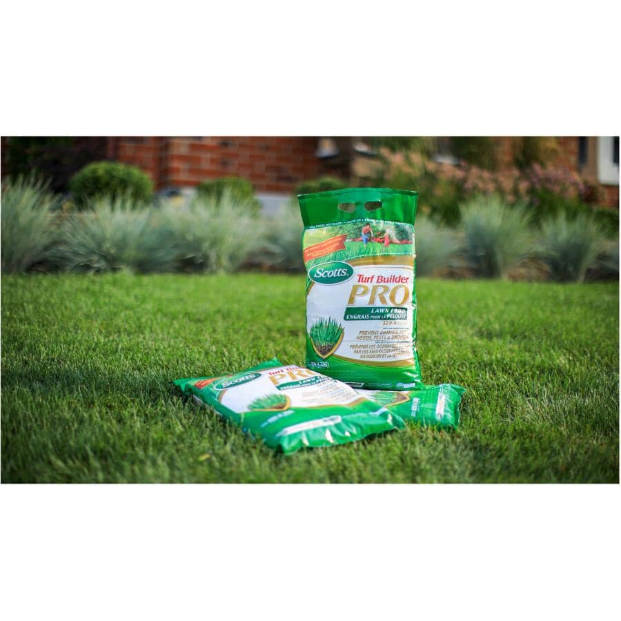 SCOTTS 32-0-4 Turf Builder Pro Lawn Fertilizer | Home Hardware