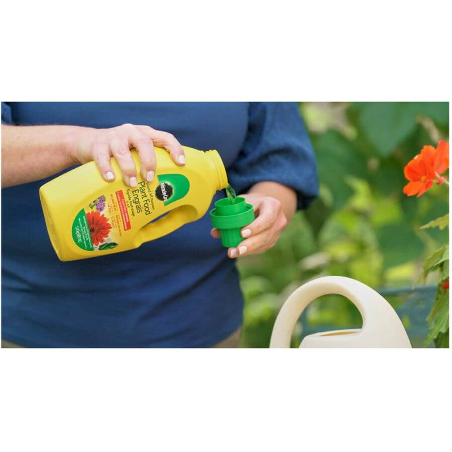 MIRACLE-GRO 12-4-8 Liquid All Purpose Fertilizer | Home Hardware