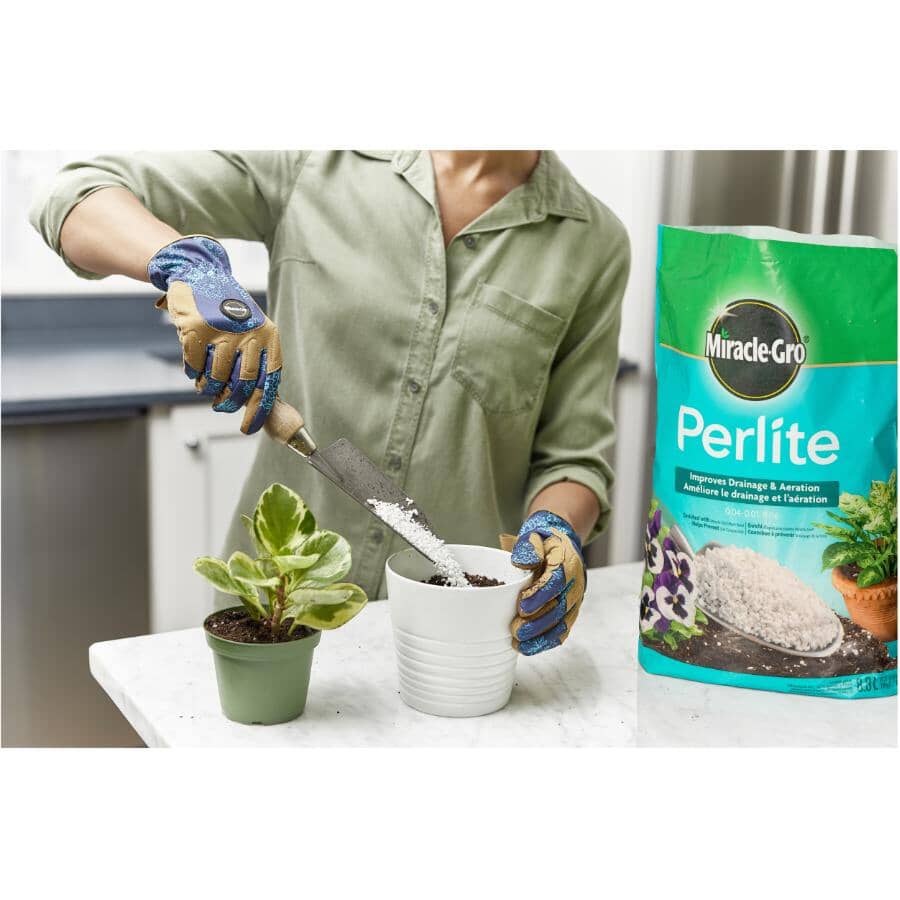 MIRACLE-GRO Perlite Soil - 8.8 L | Home Hardware