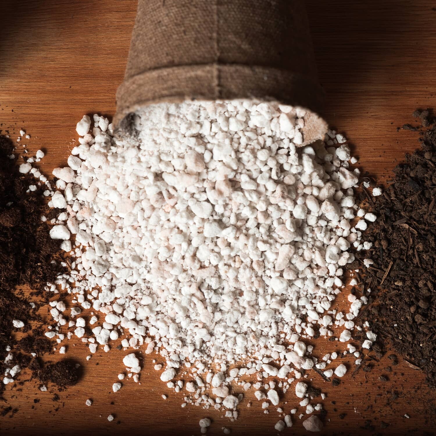 PRO-MIX Perlite Soil - 9 L | Home Hardware