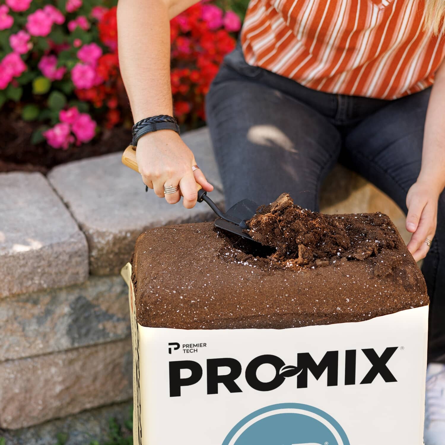 PRO-MIX High Porosity Mycorrhizae Potting Soil Mix | Home Hardware