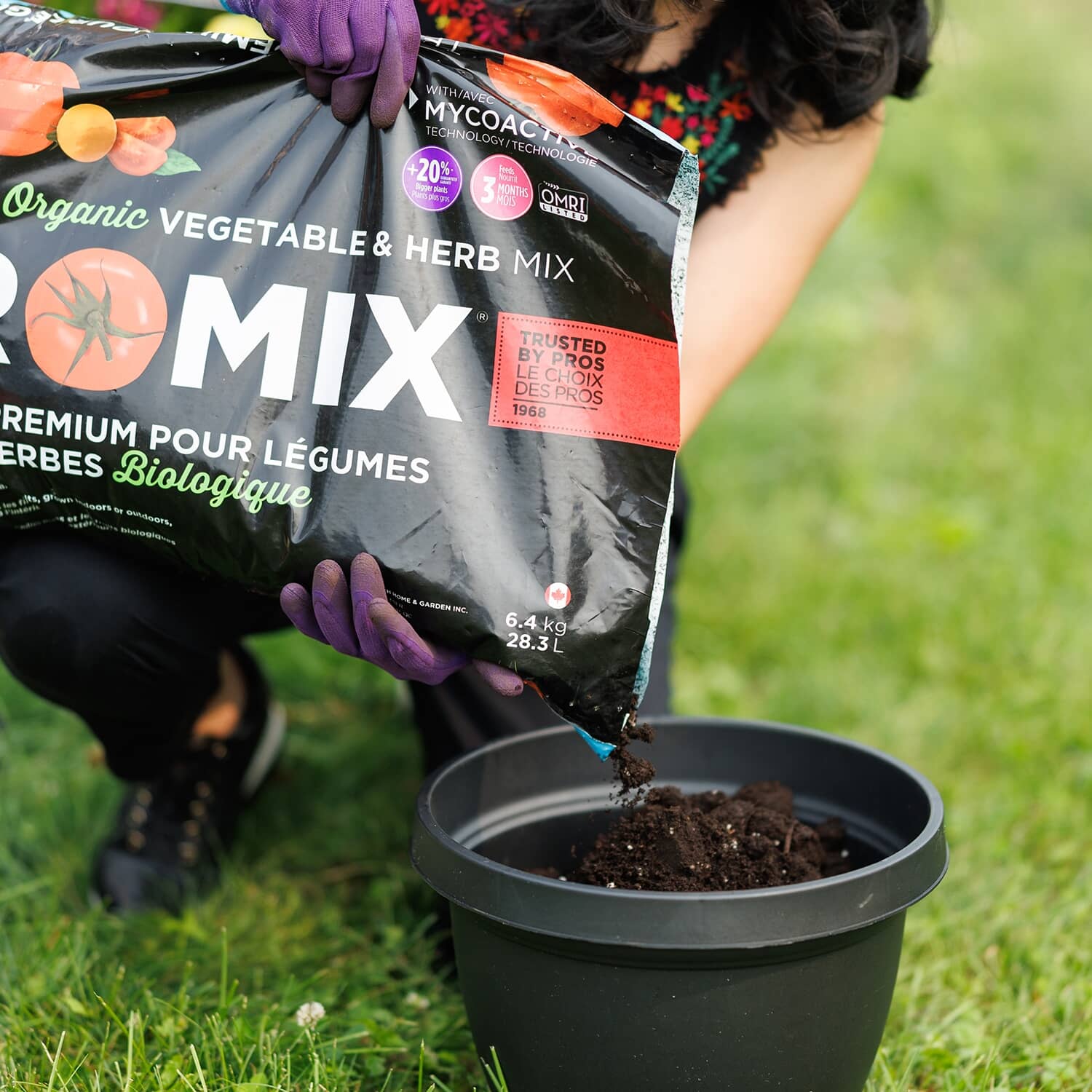 PRO-MIX Vegetable & Herb Organic Soil | Home Hardware
