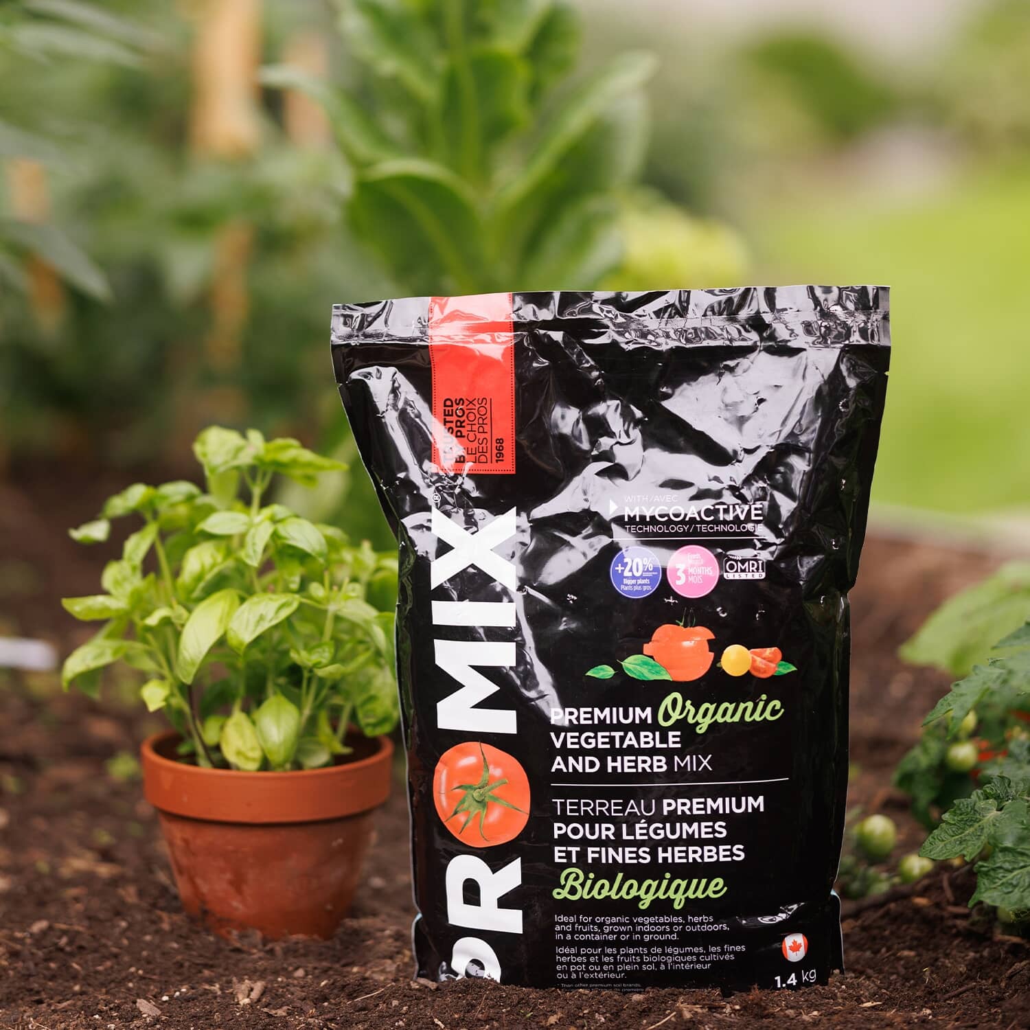 PRO-MIX Vegetable & Herb Organic Soil | Home Hardware