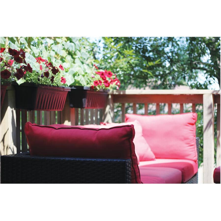 BAMA 24" Black Adjustable Rail Planter | Home Hardware