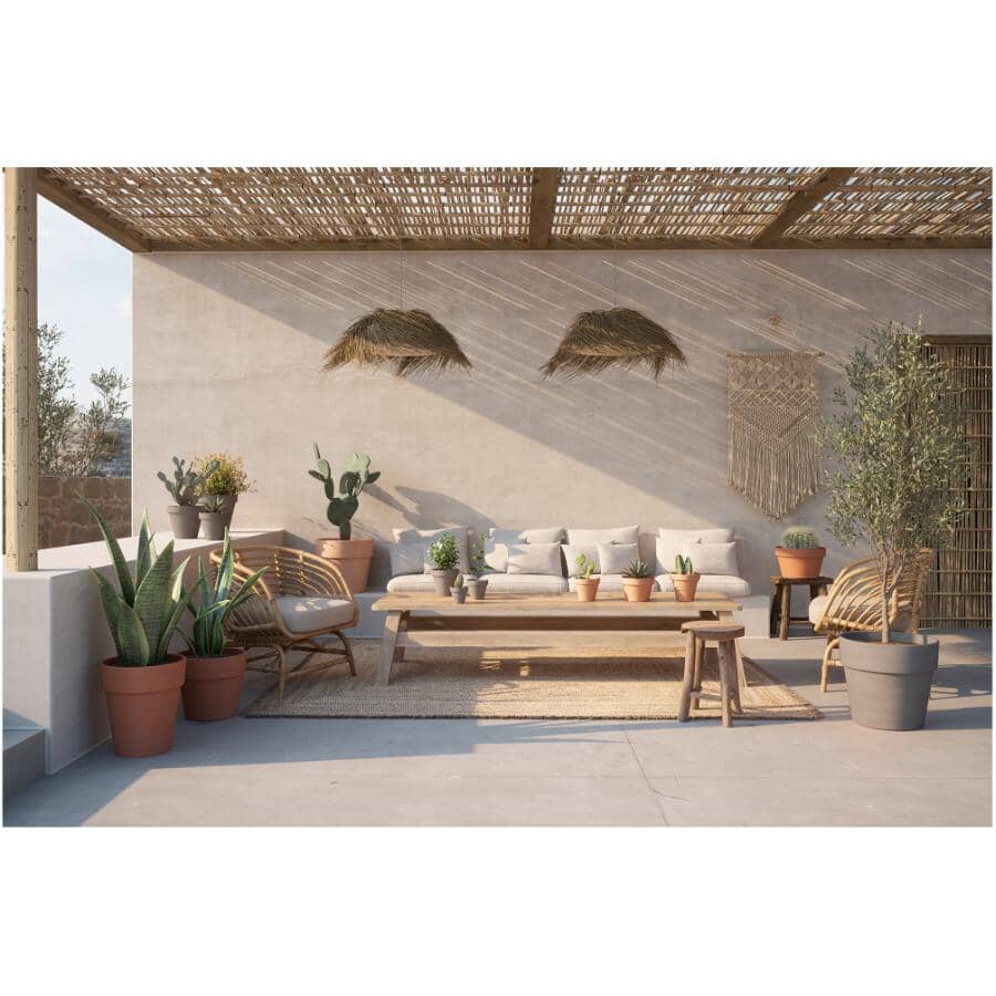 ARTEVASI 14" Standard Clay Planter | Home Hardware