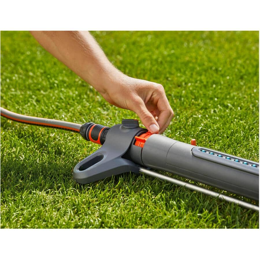 GARDENA Aquazoom Oscillating Lawn Sprinkler | Home Hardware