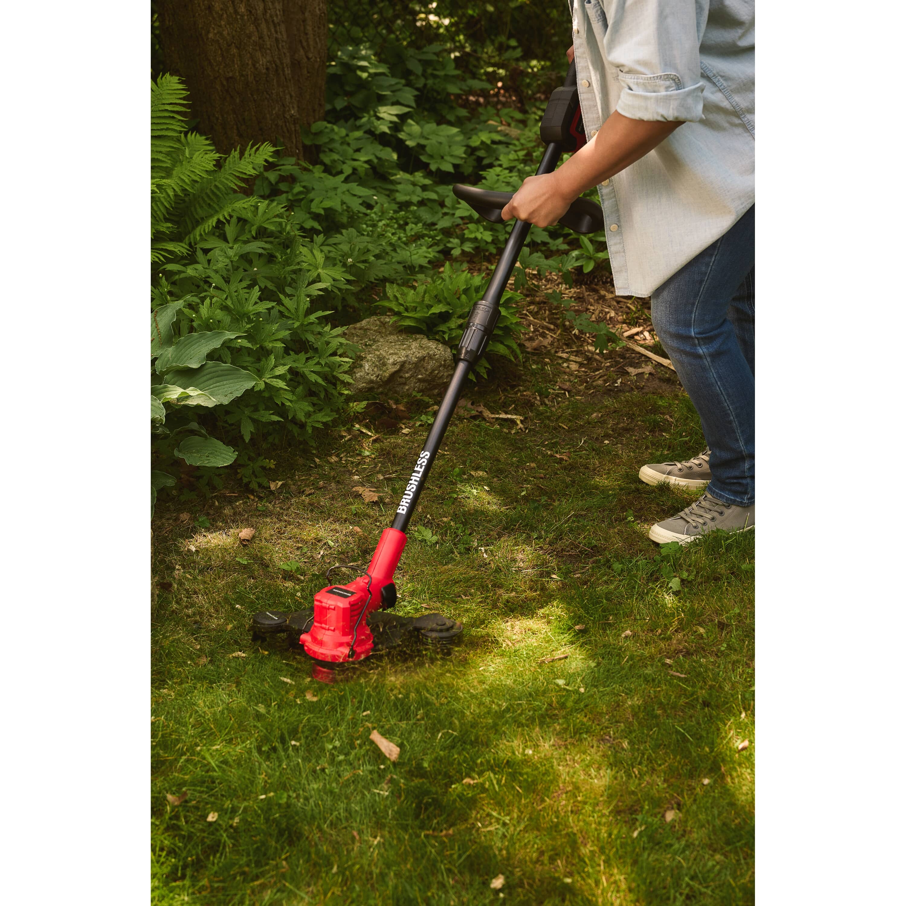 BENCHMARK 12" Cordless Lawn Trimmer | Home Hardware