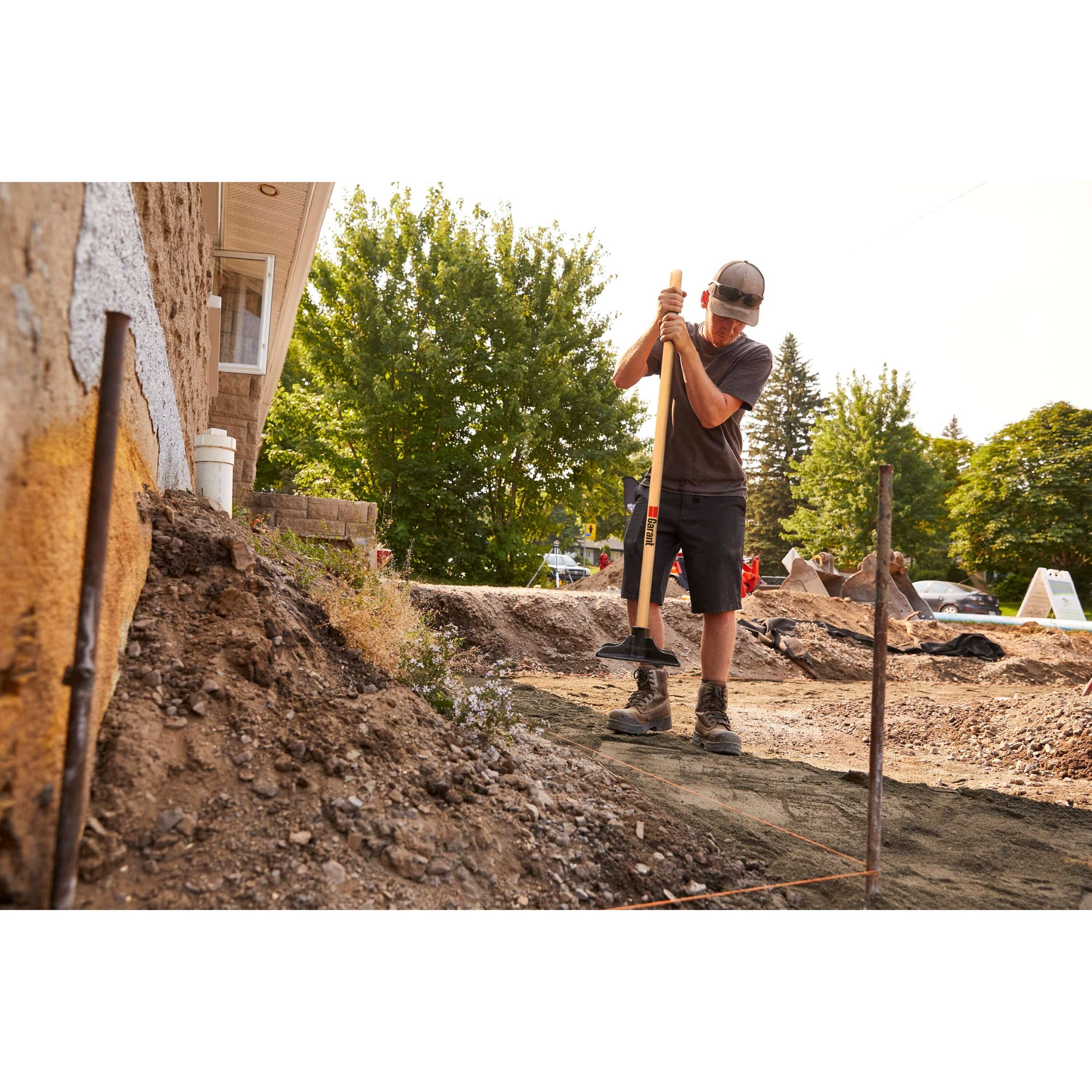 GARANT Steel Hand Tamper with Wood Handle | Home Hardware