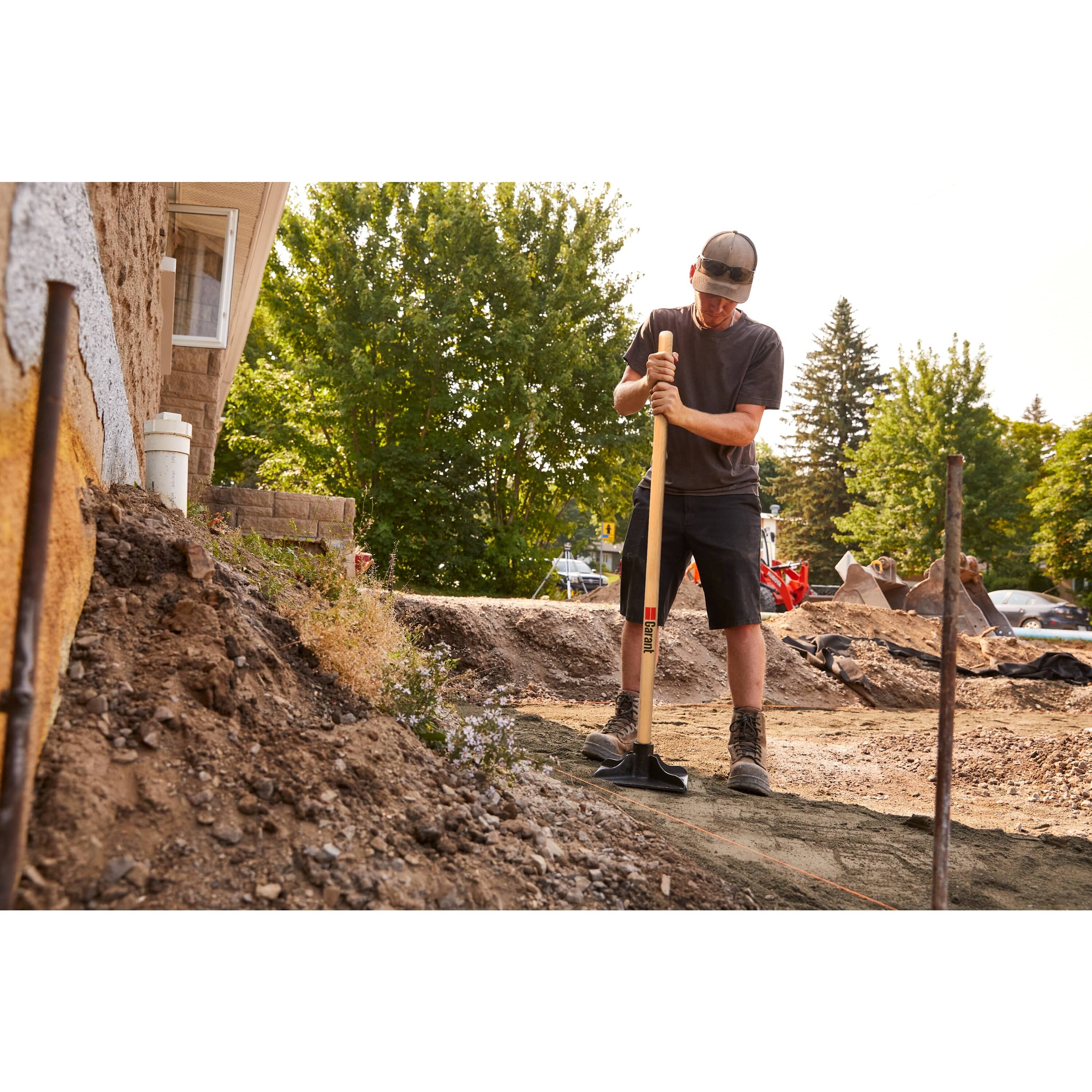 GARANT Steel Hand Tamper with Wood Handle | Home Hardware