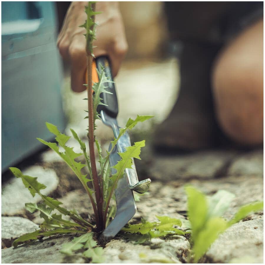 FISKARS Xact Hand Edger | Home Hardware
