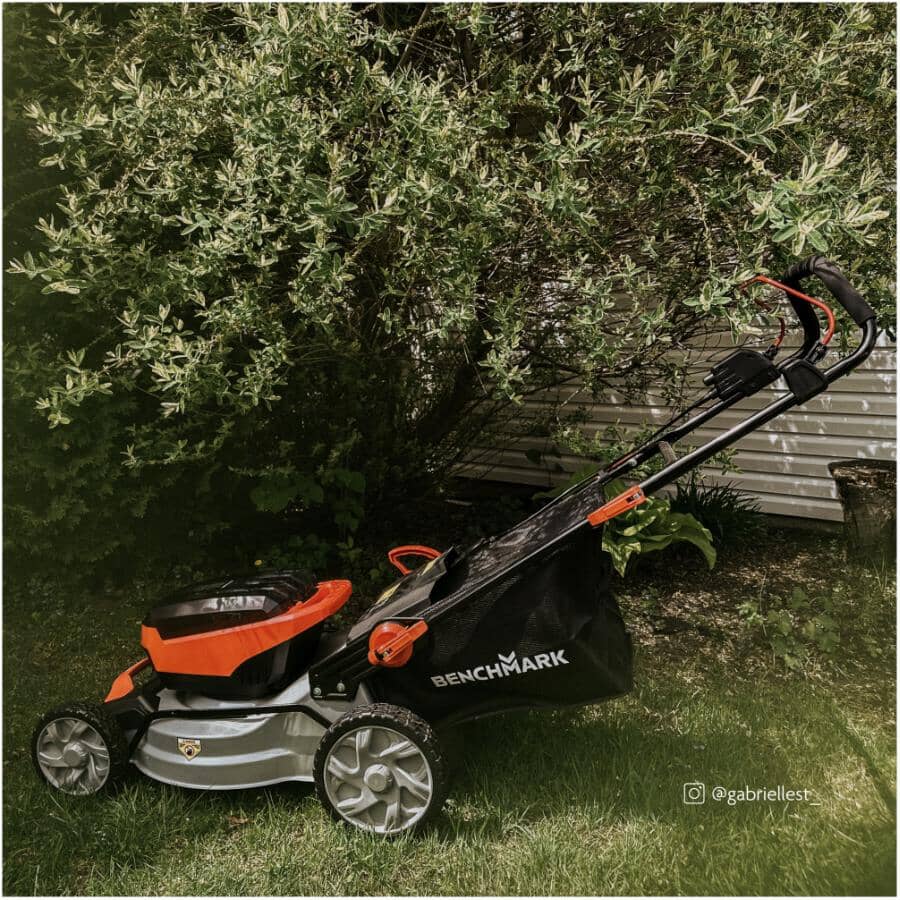 BENCHMARK 19.3" Cordless Lawn Mower | Home Hardware