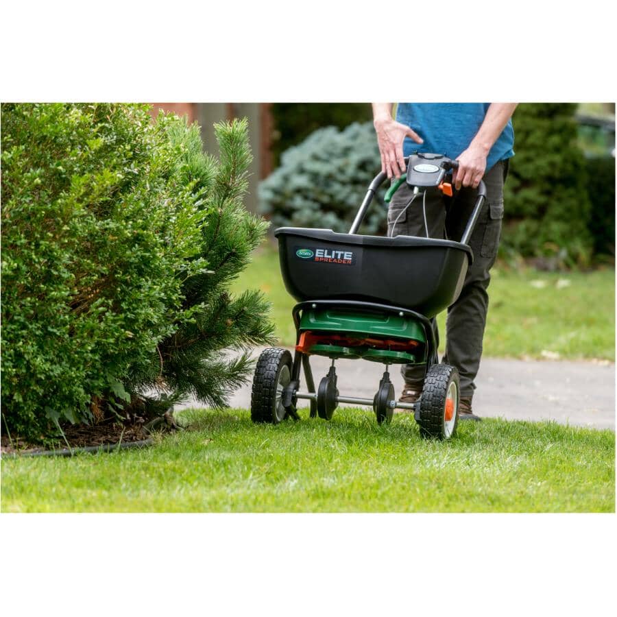 SCOTTS Elite Fertilizer/Ice Melt Spreader | Home Hardware