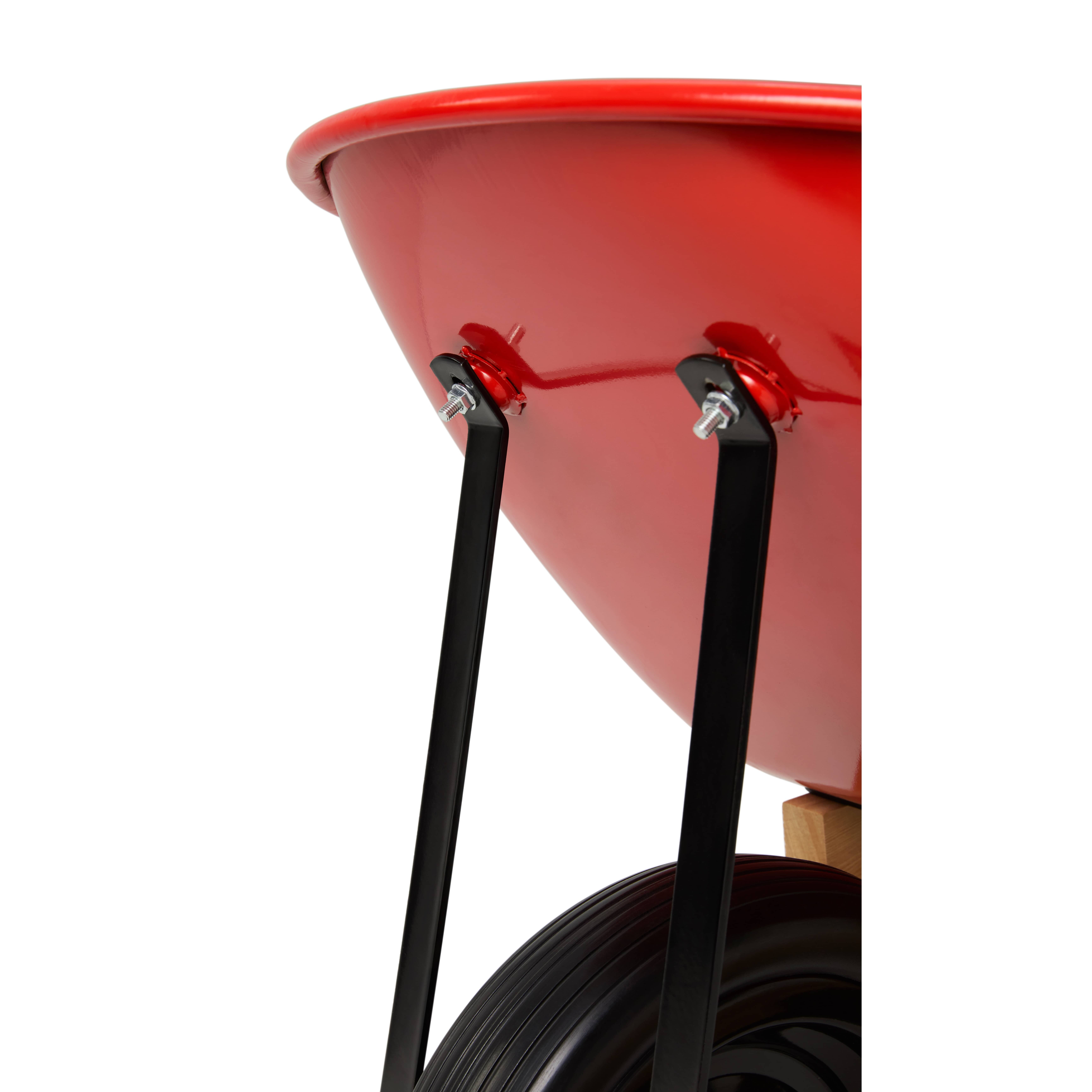BENCHMARK 6 Cu. Ft Contractor Steel Tray Wheelbarrow | Home Hardware
