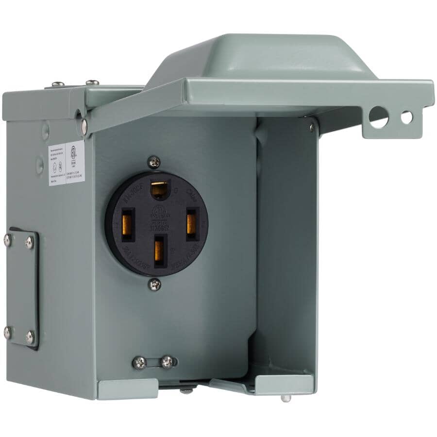 BENCHMARK Outdoor Female Outlet Box | Home Hardware