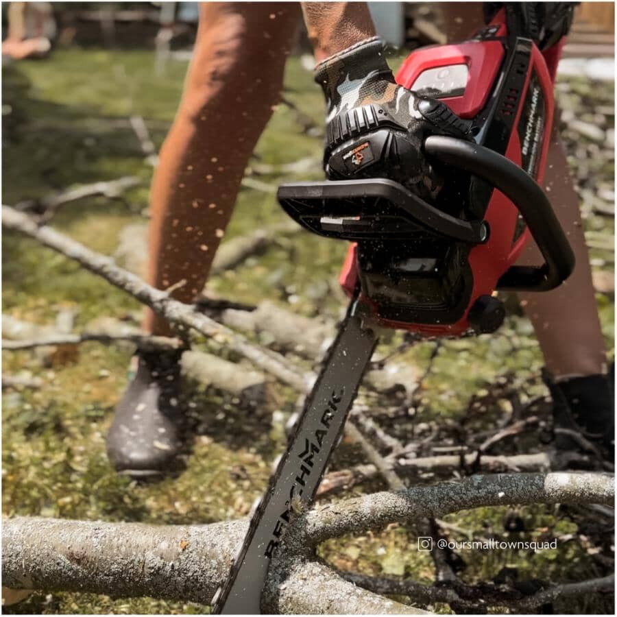 BENCHMARK 16" Cordless Chainsaw - 60 Volt | Home Hardware