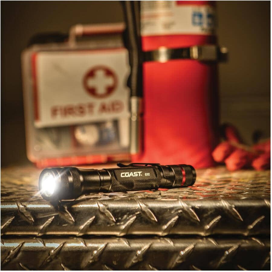 COAST Twist Focus Aluminum LED Flashlight with 2 AA Batteries | Home ...