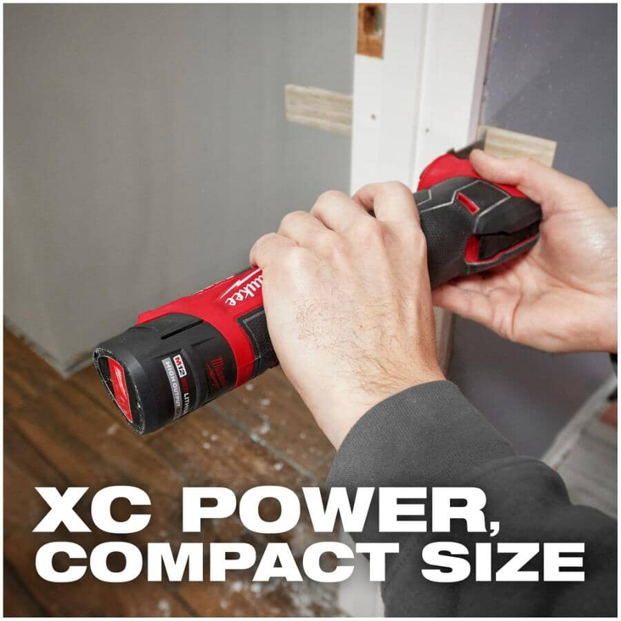 MILWAUKEE M12 12V High Output 2.5 Ah Redlithium Battery Pack | Home ...