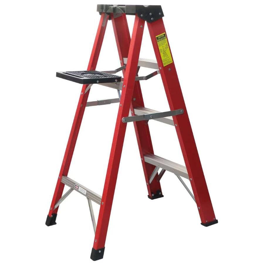 BENCHMARK 4' #1 Fibreglass Step Ladder | Home Hardware