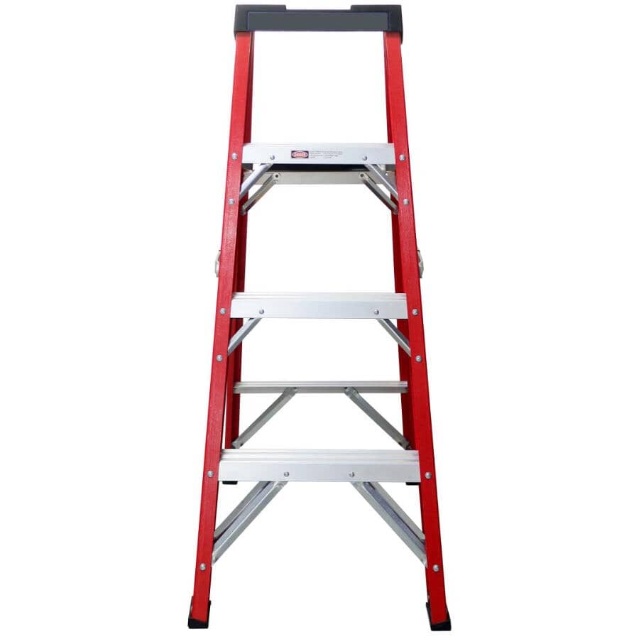 BENCHMARK 4' #1 Fibreglass Step Ladder | Home Hardware