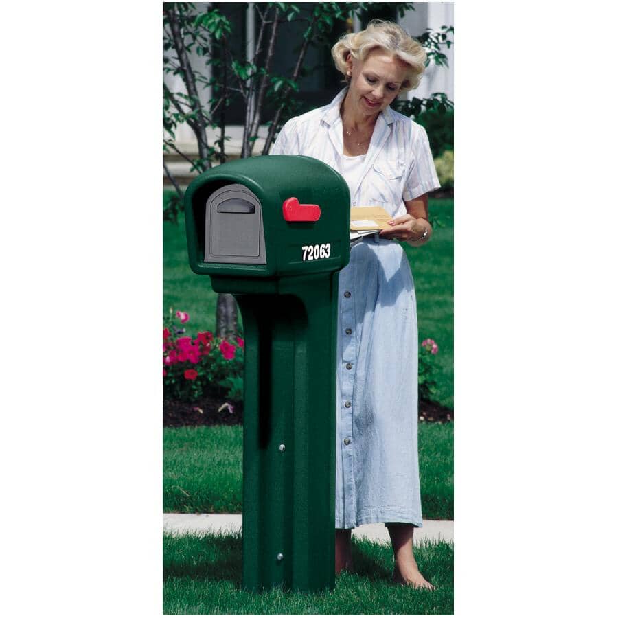 STEP 2 Spruce Standing Rural Mailbox | Home Hardware