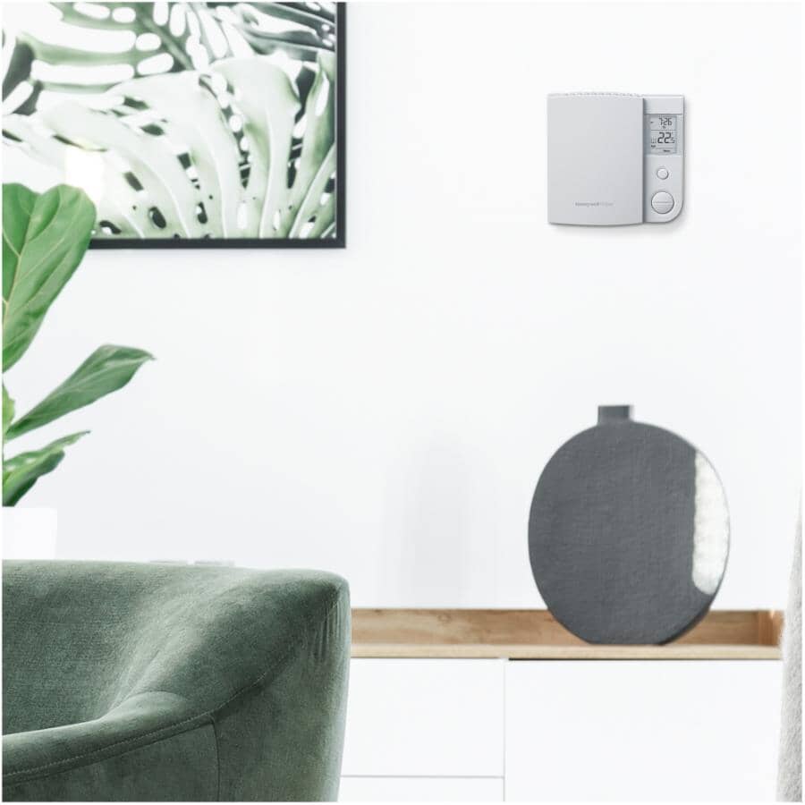 HONEYWELL HOME 5-2 Day Programmable Baseboard Thermostat | Home Hardware