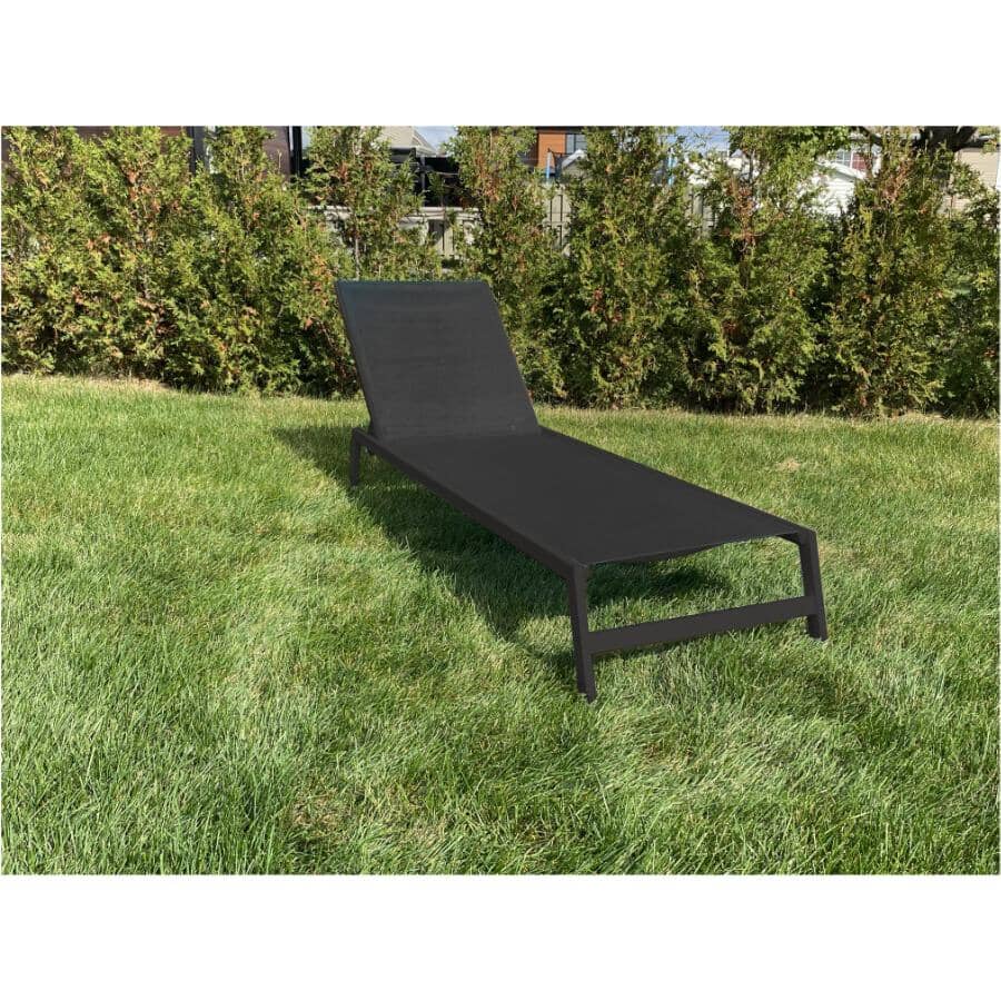 INSTYLE OUTDOOR Deluxe Sling Chaise Lounge | Home Hardware