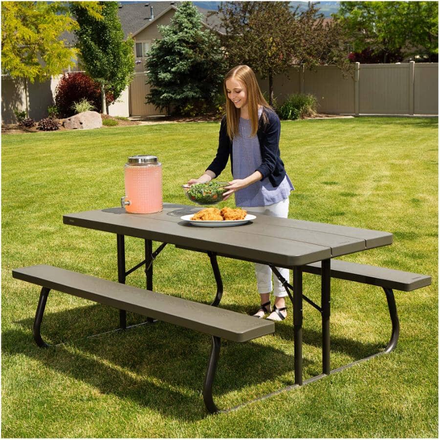 LIFETIME 6' Woodgrain Folding Picnic Table | Home Hardware