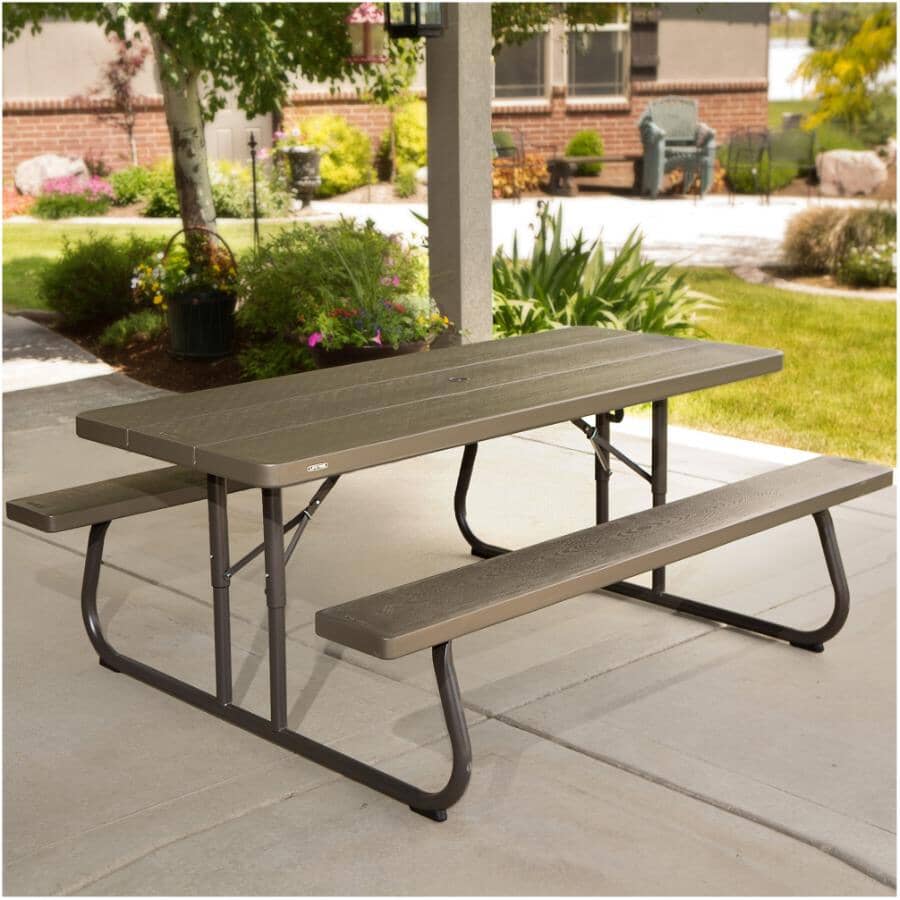 LIFETIME 6' Woodgrain Folding Picnic Table | Home Hardware