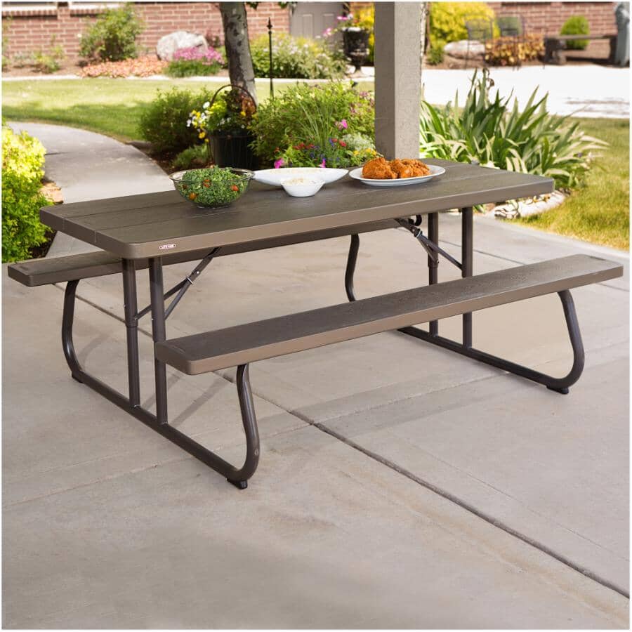 LIFETIME 6' Woodgrain Folding Picnic Table | Home Hardware