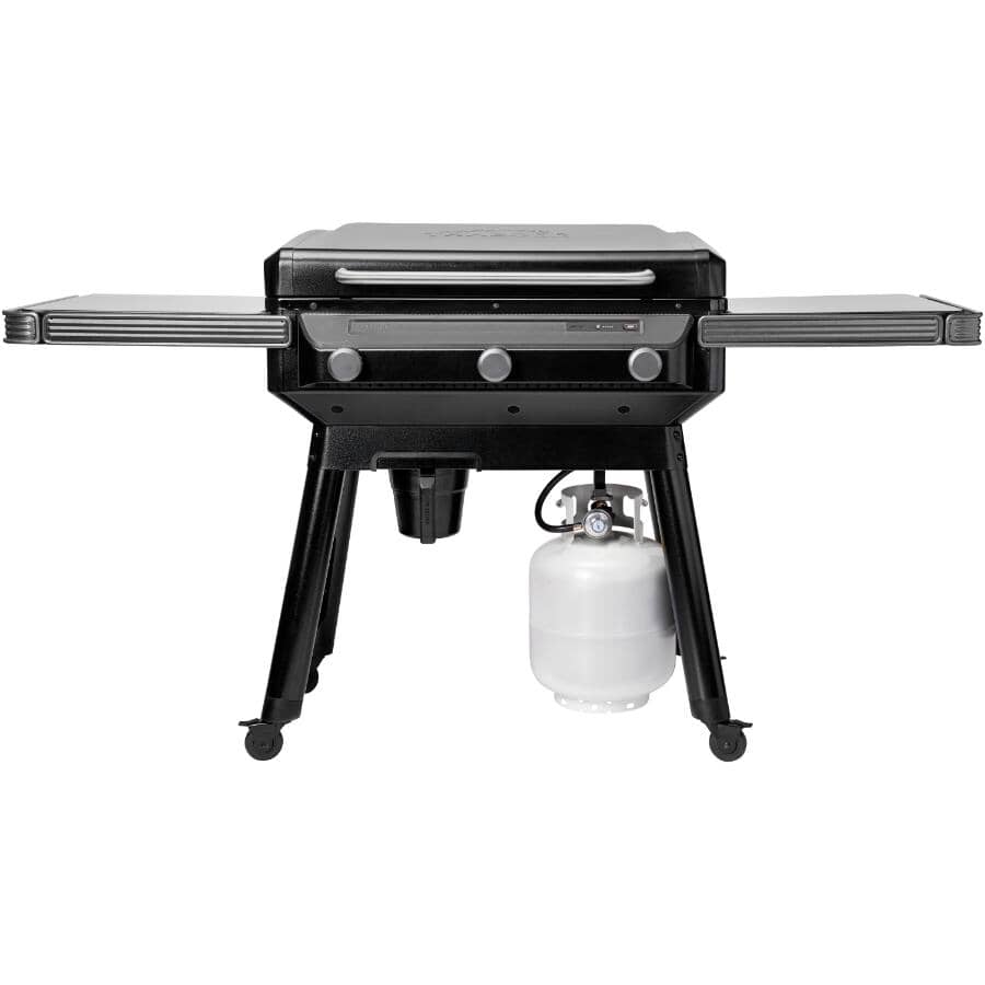 TRAEGER Flatrock Propane Griddle Cooking Station with Hood | Home Hardware
