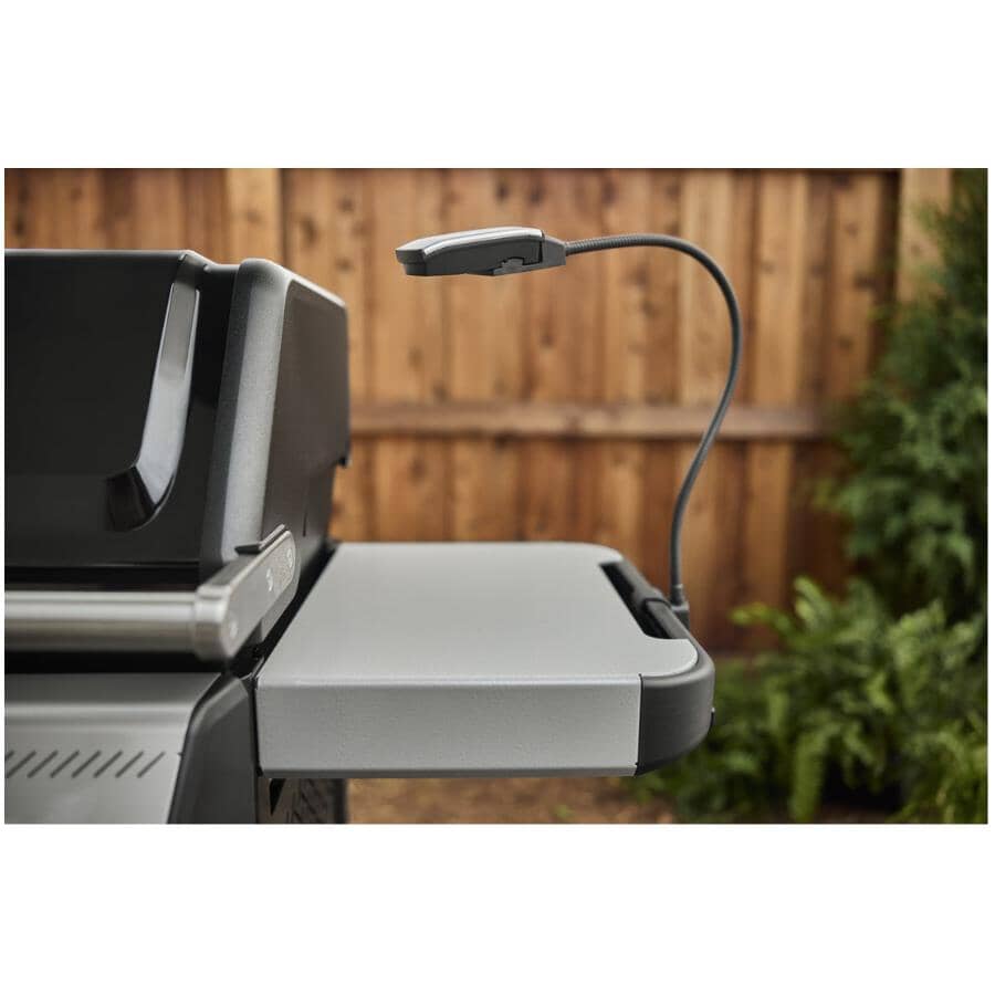 WEBER Lumière à DEL flexible pour barbecue | Home Hardware