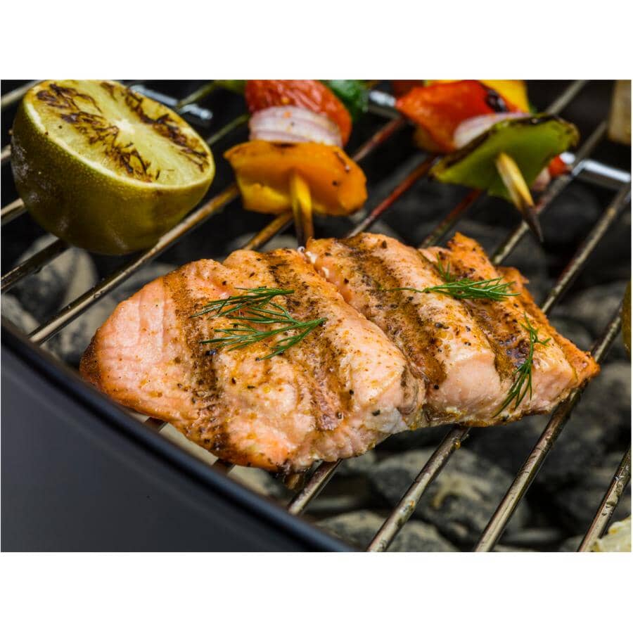 WEBER Kettle Series Charcoal BBQ | Home Hardware