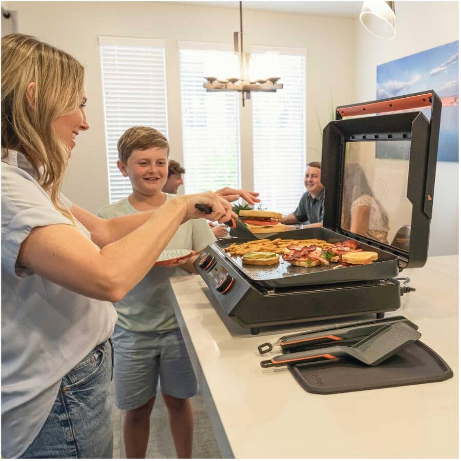 BLACKSTONE 22" Electric Tabletop Griddle | Home Hardware