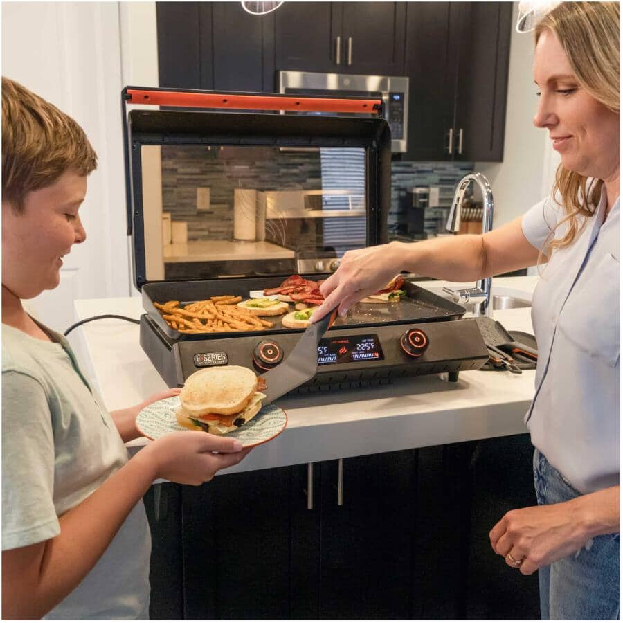 BLACKSTONE 22" Electric Tabletop Griddle | Home Hardware