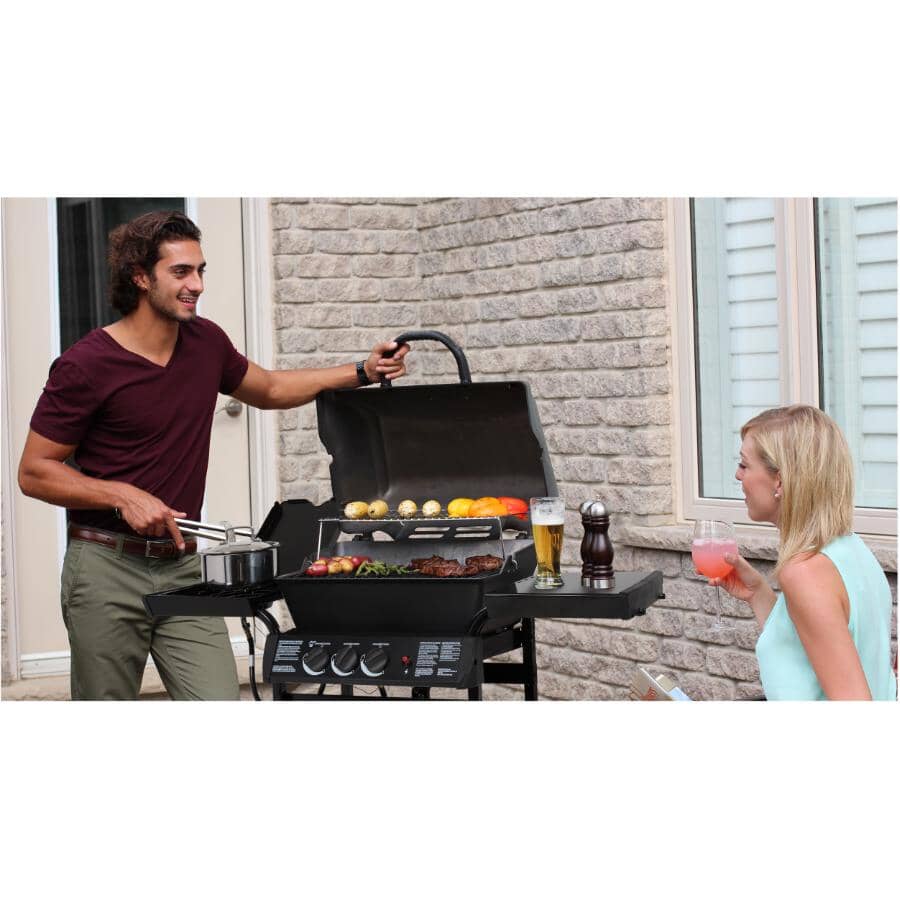 HUNTINGTON Black Propane BBQ - 3 Burner | Home Hardware