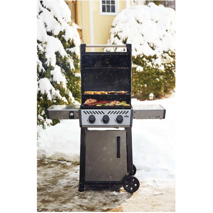 NAPOLEON Freestyle 365 Natural Gas BBQ | Home Hardware