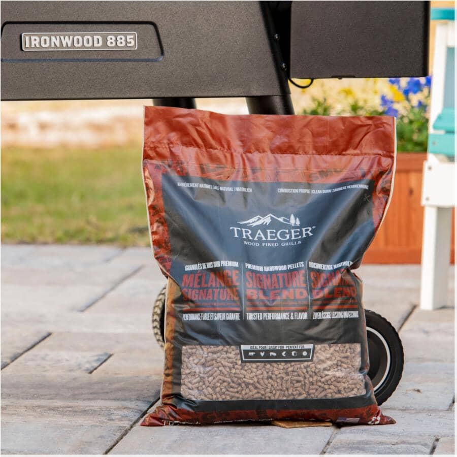 TRAEGER Signature Blend Wood Pellets | Home Hardware