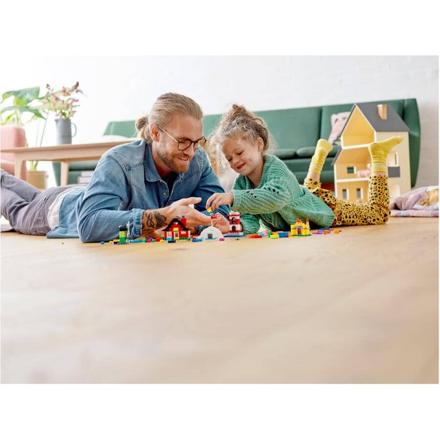 LEGO Classic Bricks & Houses - 270 Pieces | Home Hardware