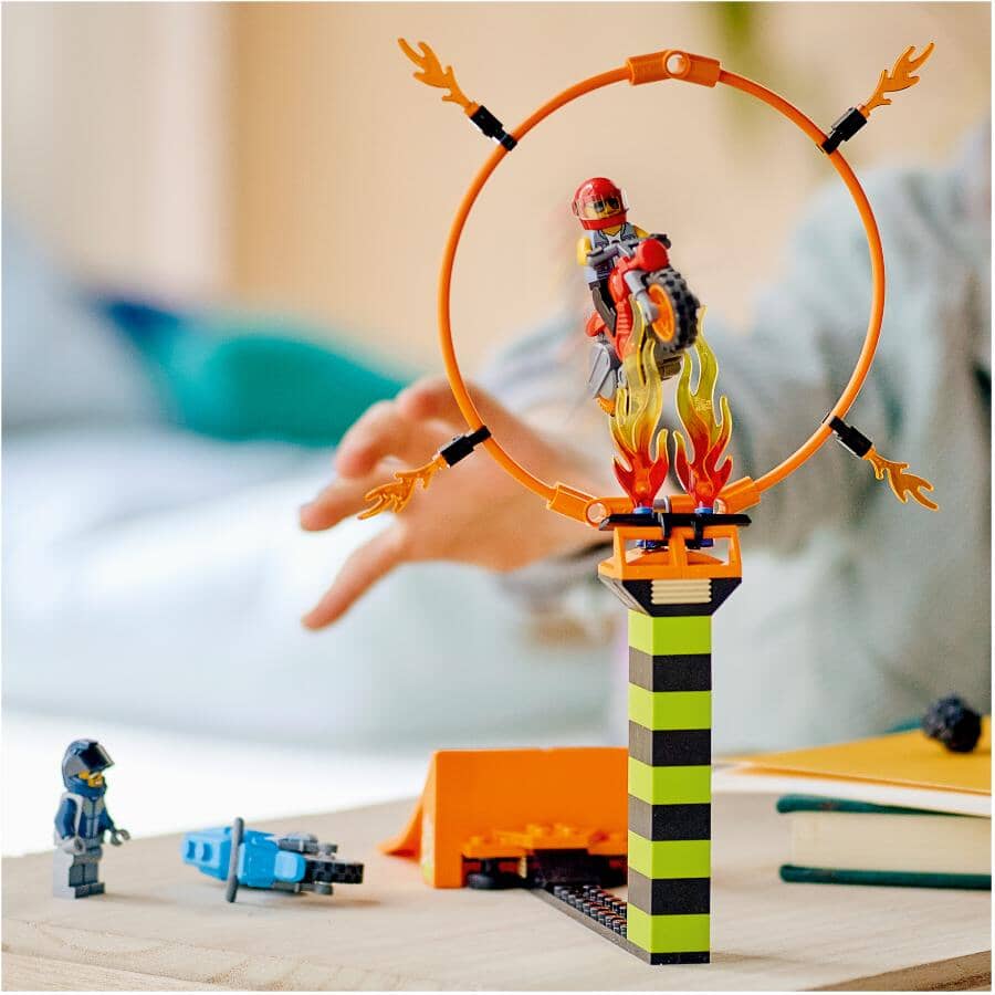 LEGO Stunt Competition Build Set | Home Hardware