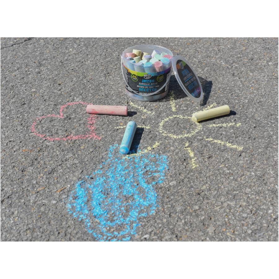 DANAWARES Jumbo Sidewalk Chalk Bucket | Home Hardware
