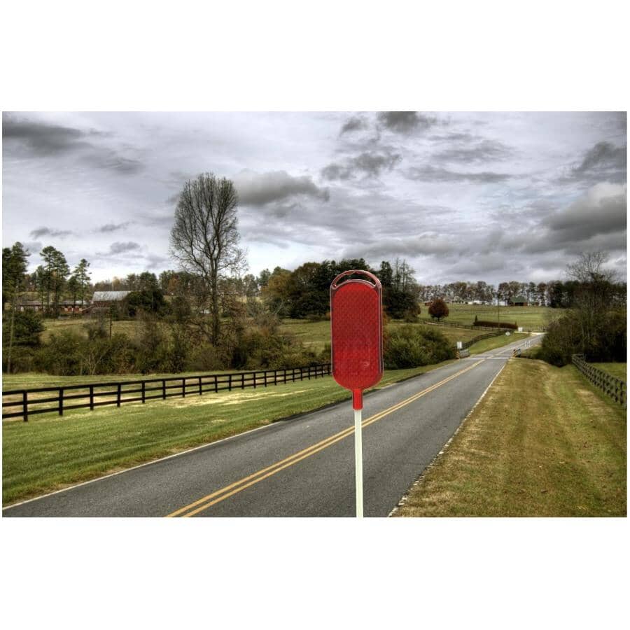 NUVUE Red Oval Driveway Marker | Home Hardware